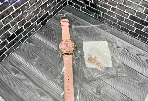 Женские кварцевые часы с браслетом новые