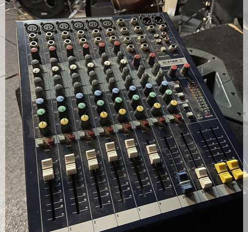 Микшерный пульт Soundcraft EPM 6