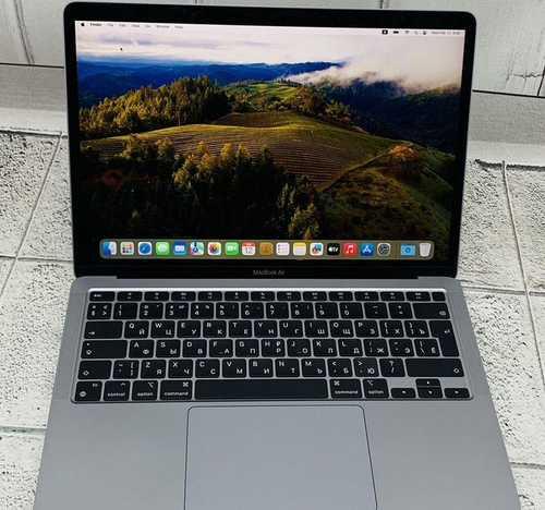 Macbook air 13 2020 m1/8GB/256SSD