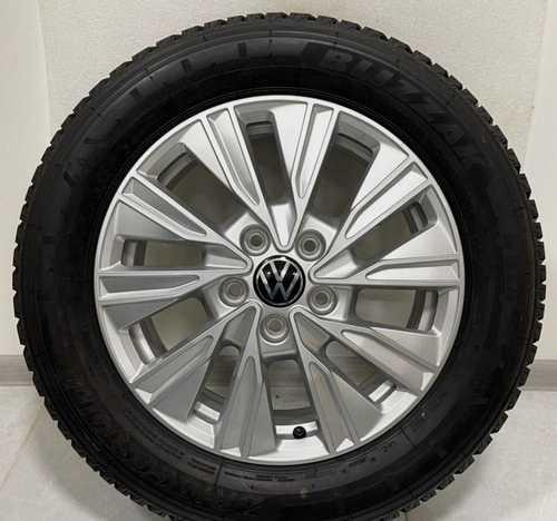 Volkswagen Multivan T7, Bridgestone 215/60 R17C