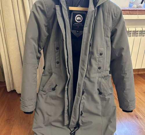 Парка зимняя женская S Canada Goose