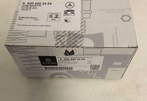 Тормозные колодки Mercedes GLC 253 A0004202404