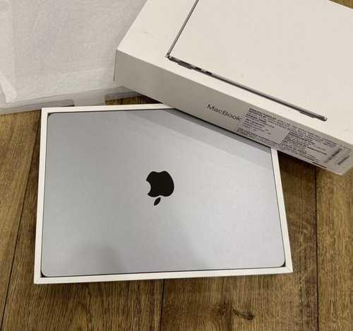 Apple macbook air 13 2022 m2