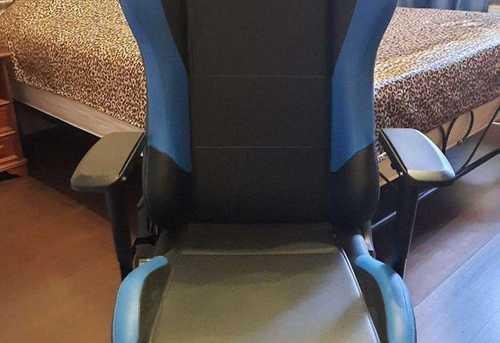 Игровое кресло DXRacer Iron OH/IS11/NB, синий/черн