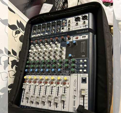 Микшерный пульт soundcraft signature 10