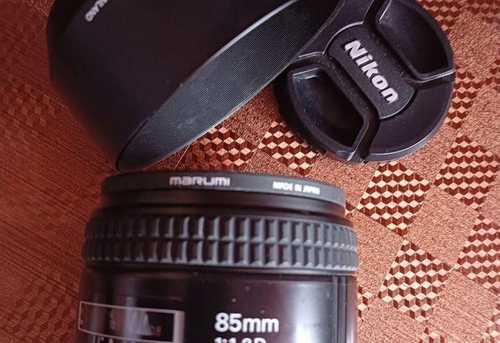 Nikon AF Nikkor 85mm f/1.8D
