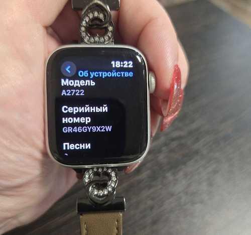 Apple Watch SE (40 mm) в отличном состоянии