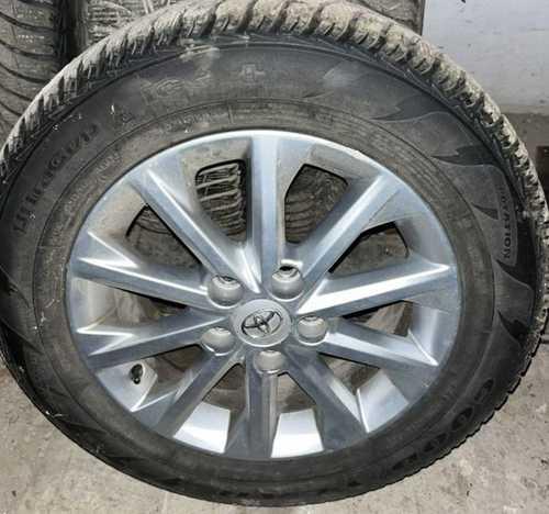 Goodyear UltraGrip Ice  215/60 R16-R17