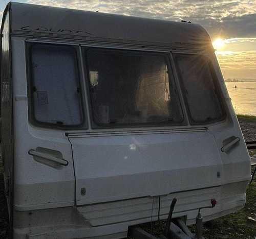 Прицеп Дом на колесах караван с палаткой