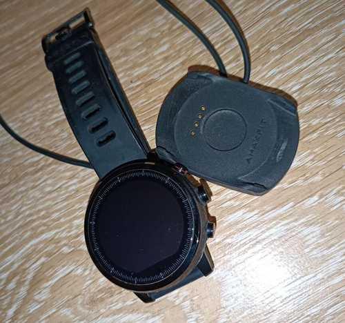 Умные часы Amazfit Stratos Б/У