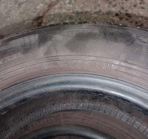 Yokohama 104ZR 175/65 R14 19H
