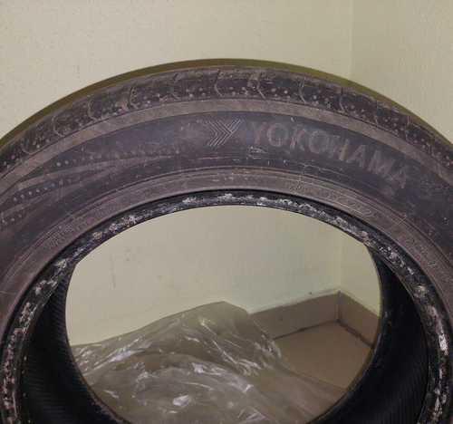 Yokohama BlueEarth RV02 225/60 R18 100V
