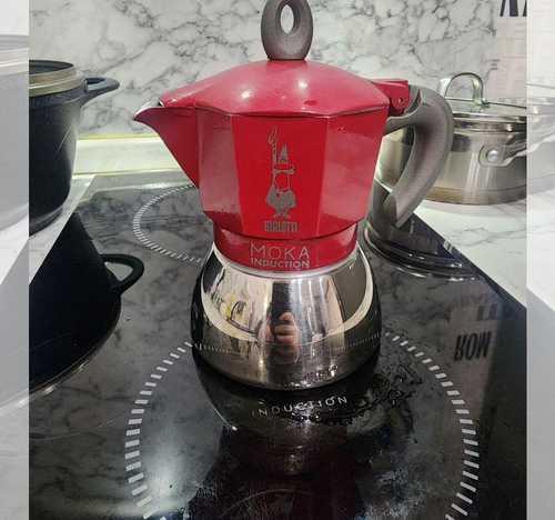 Гейзерная кофеварка bialetti moka induction