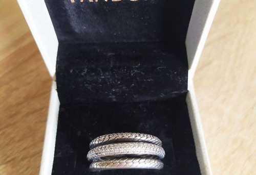 Серебряное кольцо женское Pandora 18 размер