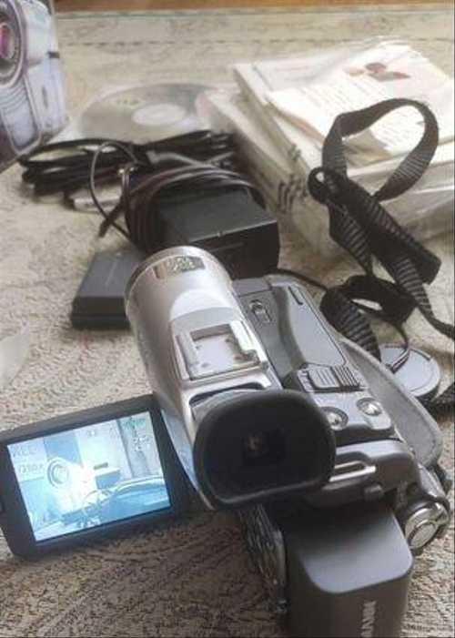 Цифровая видеокамера Canon MVX200i