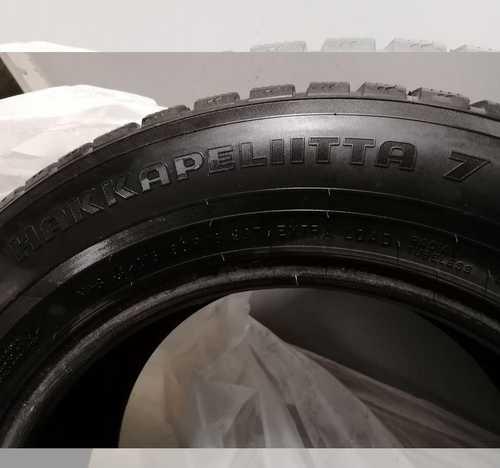 Nokian Tyres Hakkapeliitta 7 215/60 R16 99T