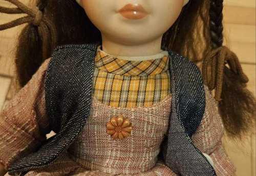 Кукла фарфоровая деревенская девушка 30 см