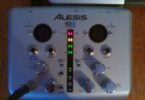 Звуковая карта Alesis IO2 Express