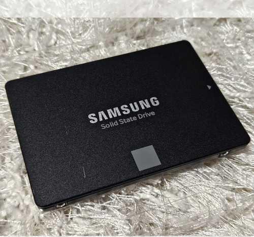 SSD Samsung 870 EVO 1TB (Наработка 15ч)