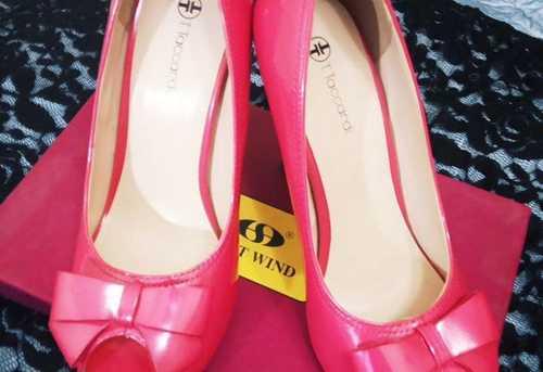 Туфли женские розовые лаковые 40 размер