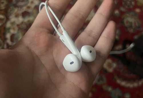 Apple earpods lightning