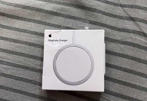 Зарядка на iPhone MagSafe