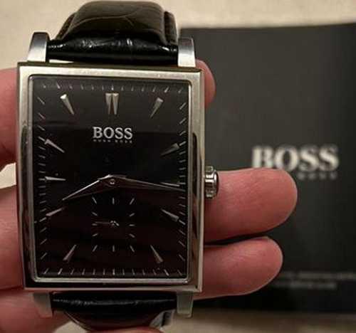 Мужские наручные часы Hugo Boss с кожаным ремешком