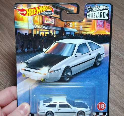 Hot Wheels Premium ae86 sprinter trueno