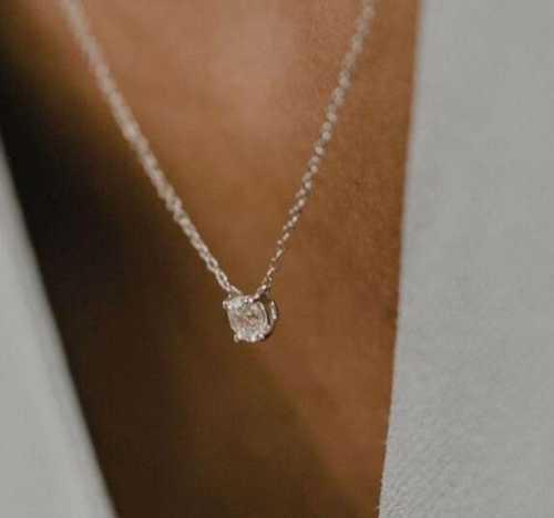 Золотая подвеска с бриллиантом 0.3 ct