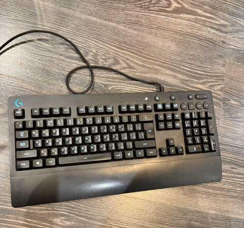 Игровая механическа клавиатура logitech G213