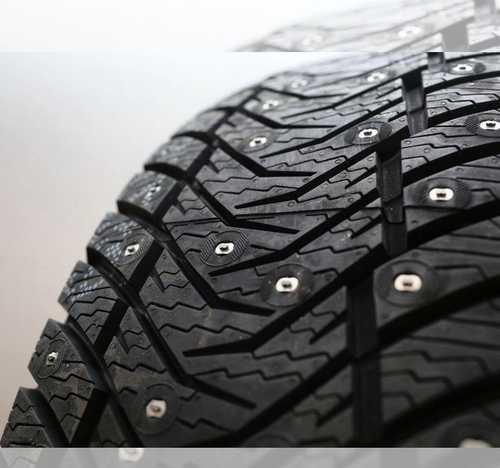 Yokohama IceGuard Stud IG65 215/60 R17