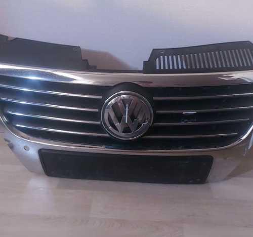 Решетка радиатора passat b6