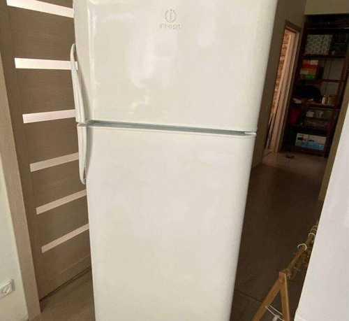 Холодильник Indesit RA32G