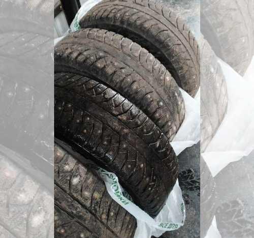 Bridgestone Ice Cruiser 7000 205/60 R16