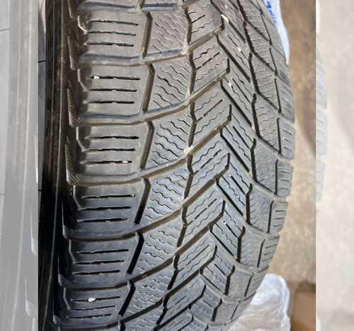 Michelin X-Ice Snow 235/45 R18 98H