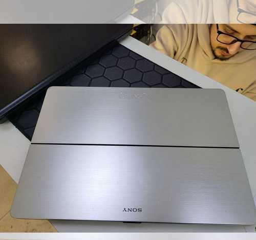 Sony vaio svf14na1ev