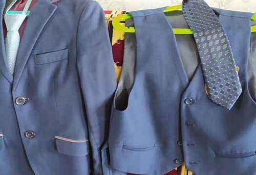 Школьный пиджак и костюмная жилетка (новая)