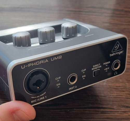 Behringer UM2 (внешняя звуковая карта)