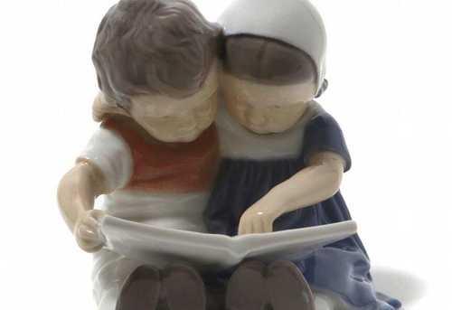 Фарфоровая фигура "Дети с книгой". Bing & Grondahl