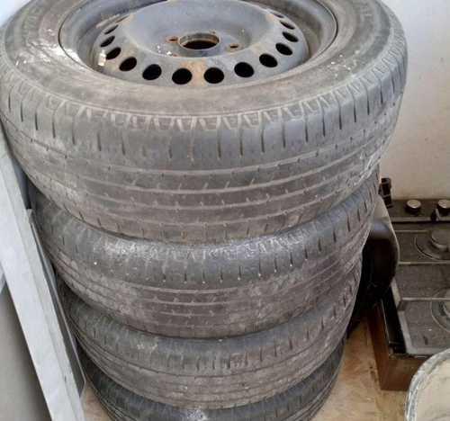 Continental AllSeasonContact 215/65 R16 19M