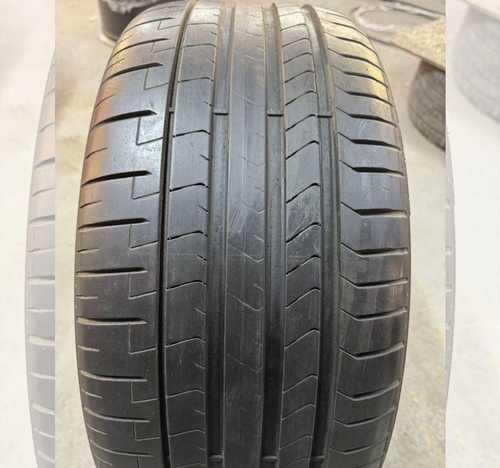 Pirelli P Zero PZ4 255/35 R21 98Y