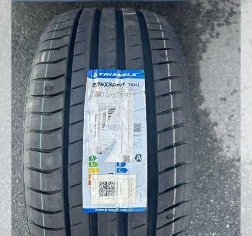 Triangle EffeXSport TH202 245/40 R18 97