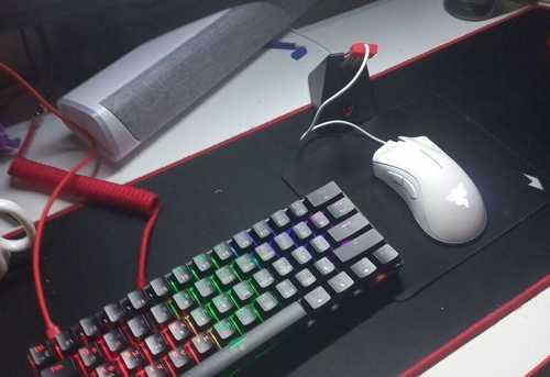Игровая клавиатура и мышь с держателем