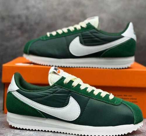 Женские кроссовки nike Cortez