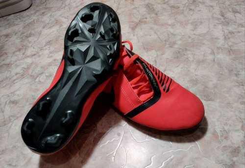Футбольные бутсы nike phantom