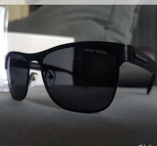 Солнцезащитные очки Boss
