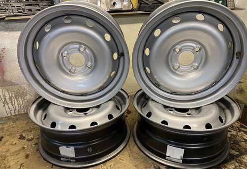 Колесный диск штампованный RCD 4х100 Logan 2