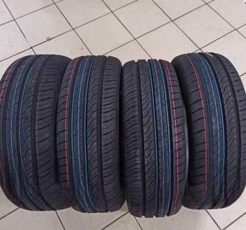 Viatti Strada 2 (V-134) 195/65 R15 95V