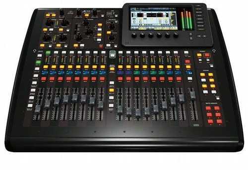 Микшерный пульт Behringer X32 Compact