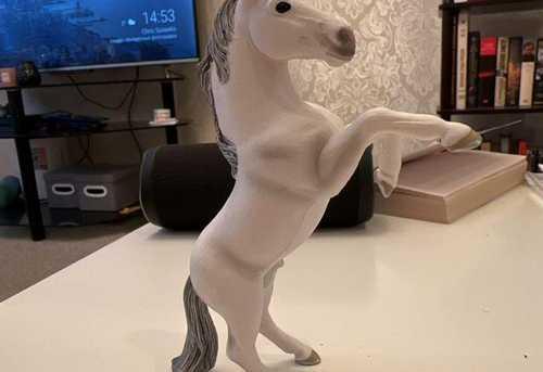 Статуэтка белый конь